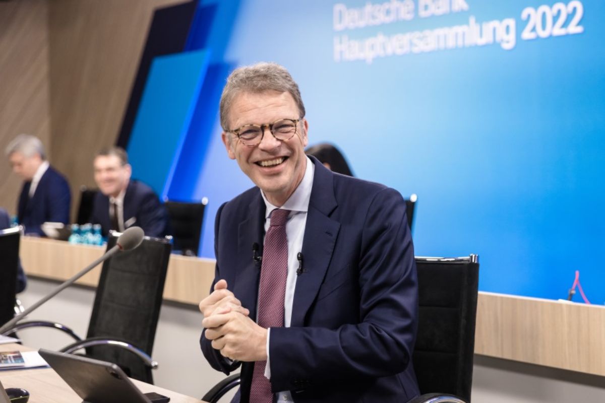 Deutsche Bank muss sich auf weitere Klagen in der "Santorini-Affäre ...